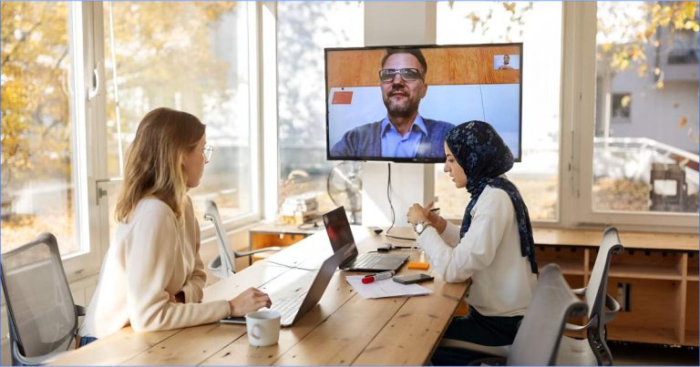 Top 7 VoIP Conference Phones for Productive Meetings in 2025